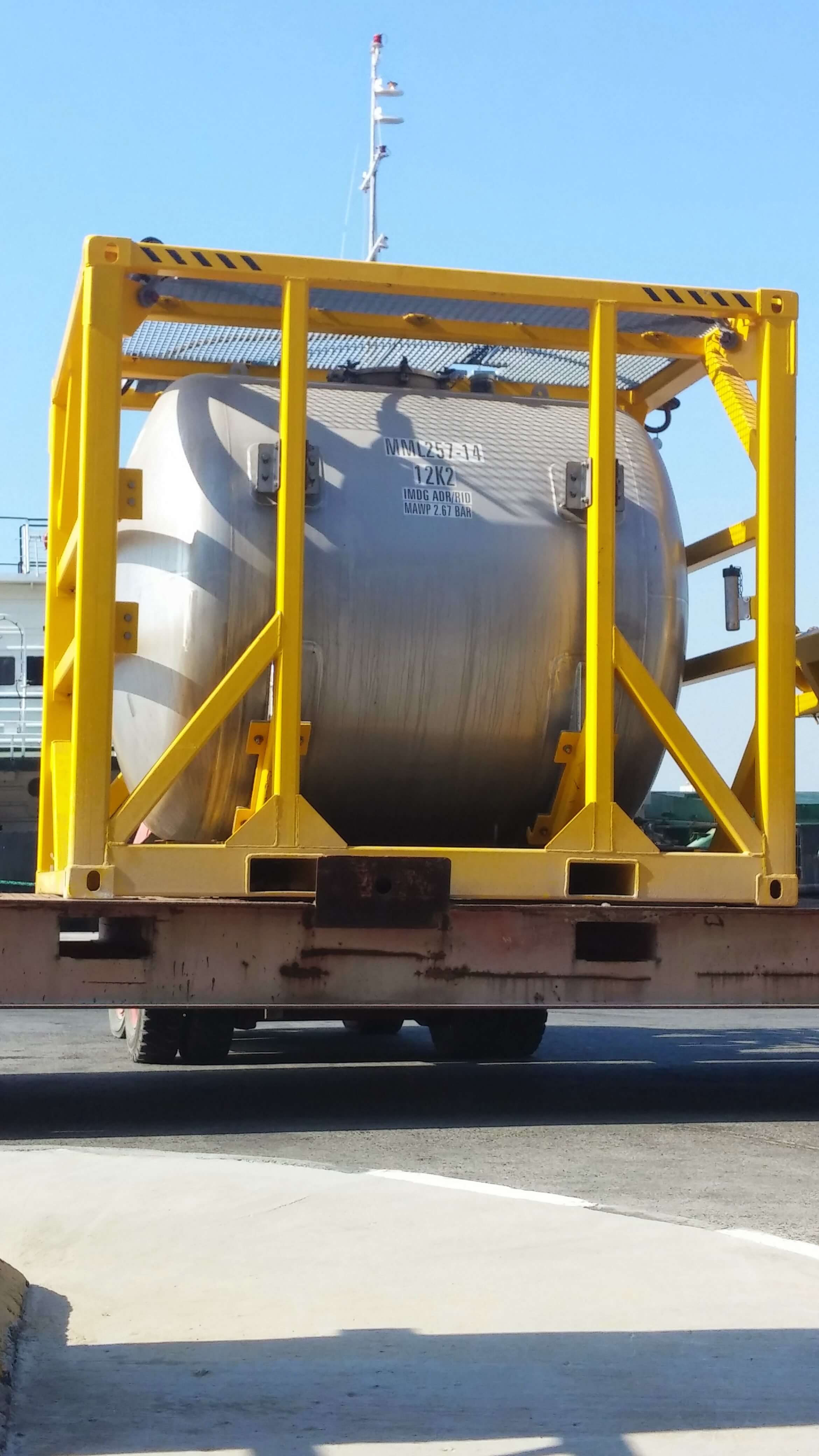 Offshore cargo baskets - Shoham Shipping and Logistics